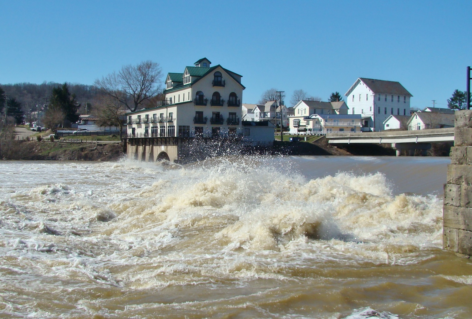 Stockport Mill and Inn Gives Scenic View of Muskingum River | Gypsy ...
